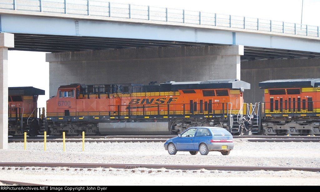 BNSF 6700